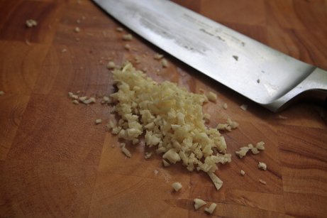 Learn How to Make an Antibiotic Garlic Ointment at Home- Step to Health