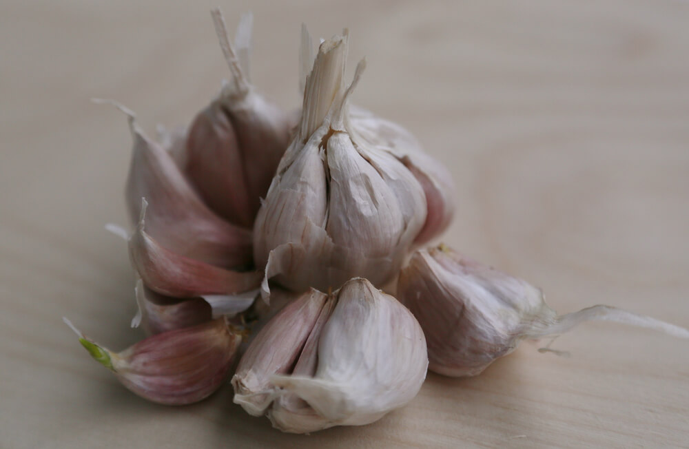 Benefits of Eating 4 Cloves of Garlic a Day - Step To Health
