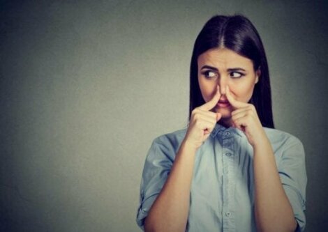 Phantosmia: How Do Olfactory Hallucinations Occur? - Step To Health